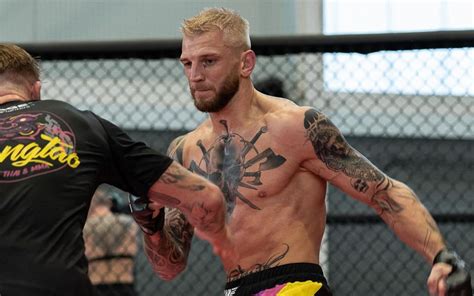 In Photos Tatted Up Dan Hooker Shares Training Snaps Ahead Of Mateusz