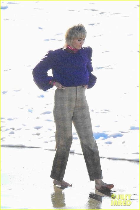 Full Sized Photo Of Miley Cyrus Filming New Music Video At Beach 25