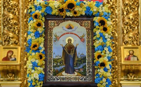 Свято Покрова у київських храмах моляться за Перемогу Вечірній Київ