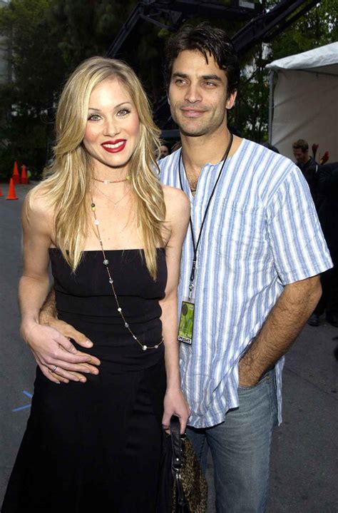 Johnathon Schaechchristina Applegate Johnathon Schaech And Wife
