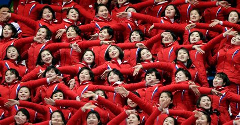 North Koreas Olympic Cheer Squad Is Creeping People Out Huffpost Uk News