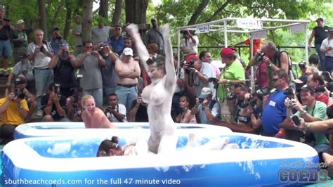 Nudes A Poppin Festival In Indiana