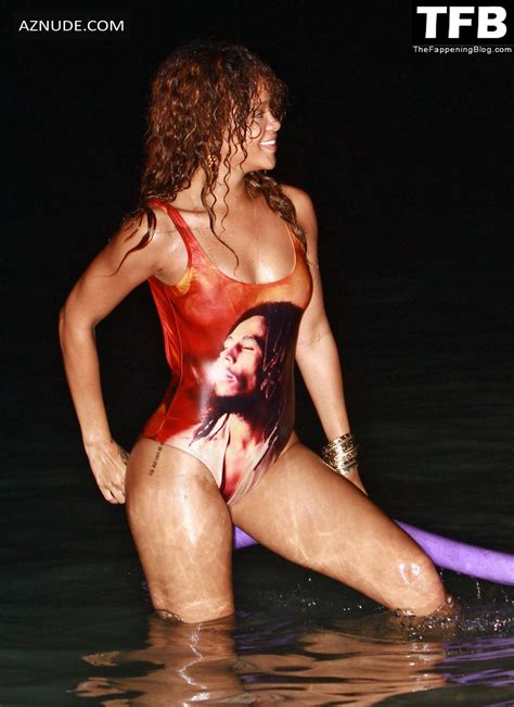 Rihanna Nude And Sexy Photos Collection From Various Events And