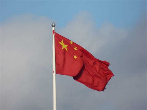 Армия Китая показала тройной пистолет сеткомет для борьбы с Fpv дронами