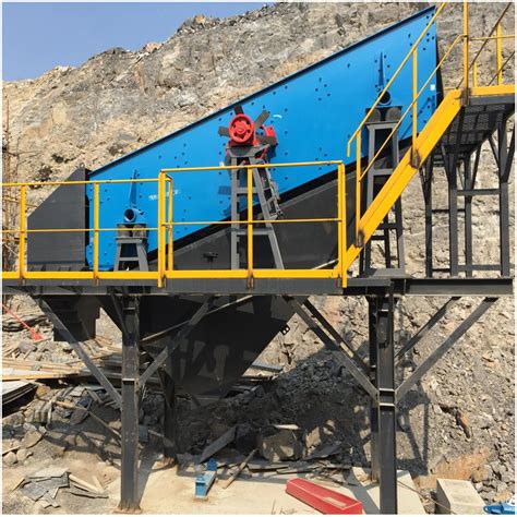 Portable Vibrating Screen Yk Mobile Circular Vibrating Screen High Strength For Aluminate