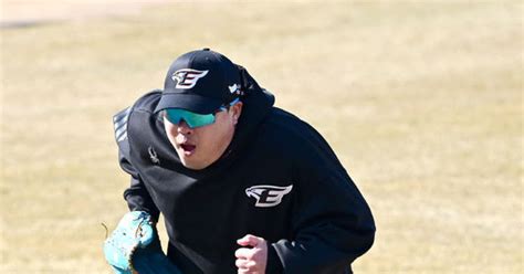 한화 돌아온 류현진 익살스럽게 사진