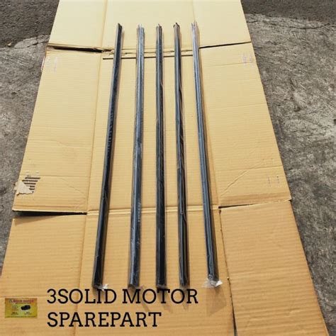 Jual KARET PELIPIT KACA LUAR MOBIL UNIVERSAL P 85CM DAN L 2 5CM