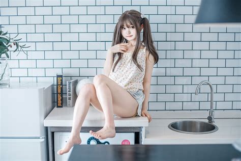칸자와 나가리 노란색 서스펜더 파자마 토끼 V2ph
