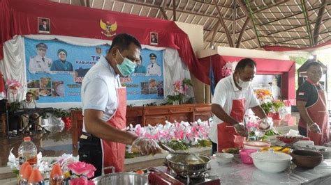 Bupati Dan Sekda Maluku Tengah Jadi Koki Dadakan Di Festival Pangan