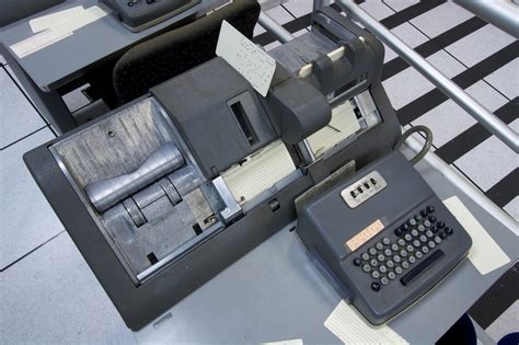 getters setters and organizing responsibility in javascript