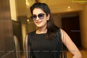 Model Jenny Honey Photos