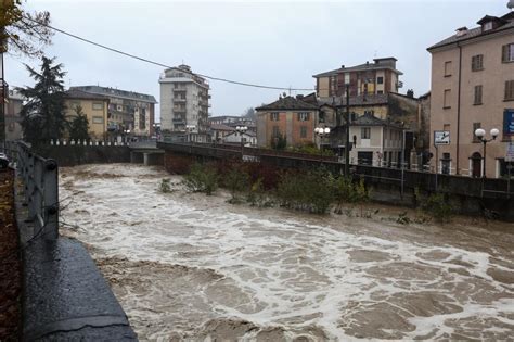 Maltempo Allerta Meteo In Liguria E Piemonte Esonda Il Po A Torino Sindaci Rischio