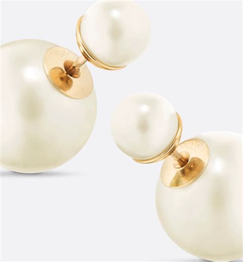 Dior Tribales Oorbellen Goudkleurig Metaal En Witte Harsparels Dior