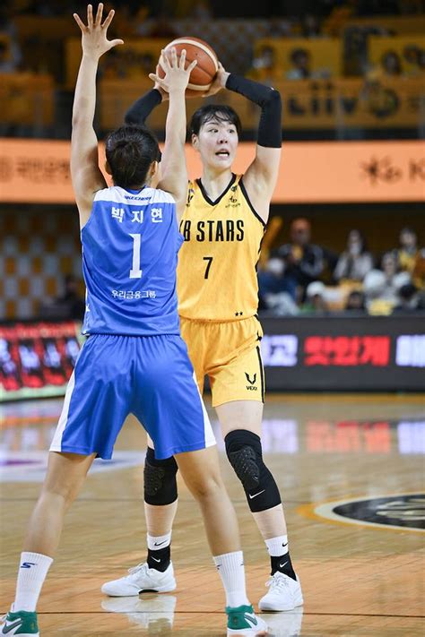 여자농구 우리은행 10점 차 뒤집고 Kb에 챔프전 1차전 승리719 확률 잡았다