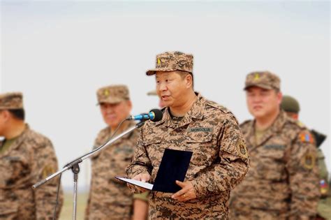 Төмөртогоогийн Энхтүвшин Батлан хамгаалах Зэвсэгт хүчин Төрийн цэргийн байгууллагуудад алба