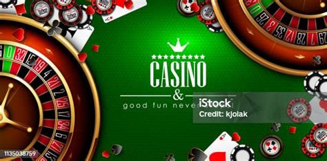 룰렛과 녹색 배경에 카지노 게임의 요소와 카지노 광고 3d 벡터입니다 높은 상세한 현실적인 그림 카지노에 대한 스톡 벡터 아트