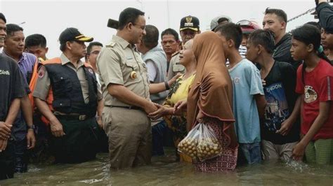 Dianggap Tak Becus Tangani Banjir Jakarta Anies Baswedan Mal Masih