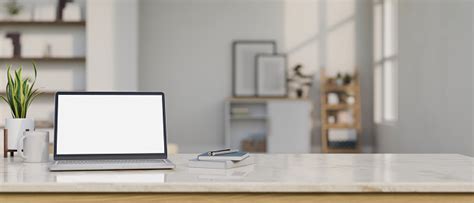 노트북 모형과 흐릿한 가정 거실 배경 위에 공간을 복사하는 최소한의 현대적인 탁상 0명에 대한 스톡 사진 및 기타 이미지 0명 3차원 형태 거실 Istock