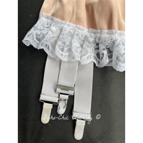 Corset Overbust C125 In Peach Satin Edged With White Lace And With 6