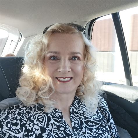 🎁 ️🎄 Poklon Set Za Svaku Damu Kojim Ne Možeš Fulati Signature Edp 50ml