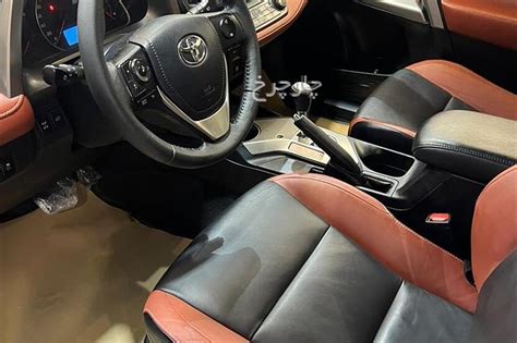 تویوتا راوفور کارکرد ۱۷۰هزار کیلومتر بدنه بدون رنگ اتوماتیک تمام سرویس