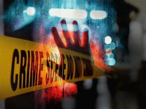 नाशिकमध्ये भर रस्त्यावर युवकाचा निर्घृण खुन जुन्या वादातून घेरून केला