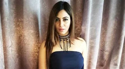 Bigg Boss 11 Contestant Arshi Khans Shocking Transformation Will Blow Your Mind See Pic