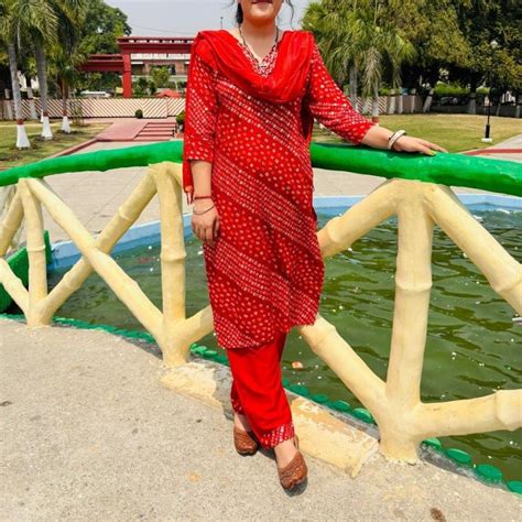 Twinki Choudhary Twinkichoudhar Snapchat Stories Spotlight And Lenses