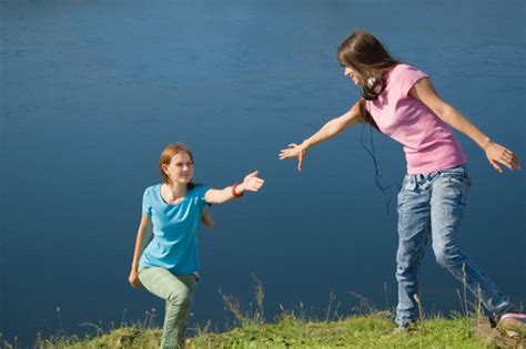 7 Reasons Why Helping Others Will Make You Live A Better Life