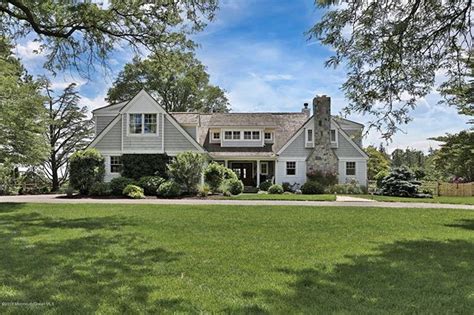Rumson Mansion With Stunning River Views