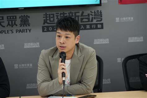 ｢柯粉好意思笑林飛帆領9萬｣ 四叉貓曝許甫月薪：可以喊許11萬了嗎 政治 Newtalk新聞