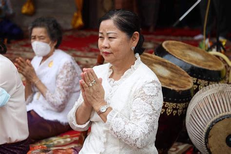 លោកស្រីកិត្តិសង្គហបណ្ឌិត ម៉ែន សំអន បានអញ្ជើញចូលរួមក្នុងពិធី ក្រុងពាលី សូត្រមន្ត នៃអង្គព្រះ