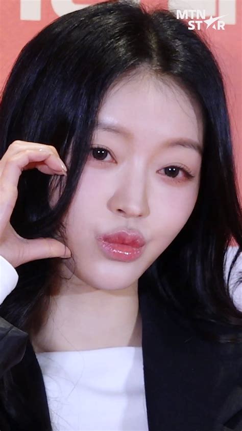 오마이걸 유아 매혹적인 눈빛 오늘의 숏 Beta