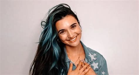 Brenna Huckaby Opens Up About Overcoming Self Doubt As A Swimsuit Model