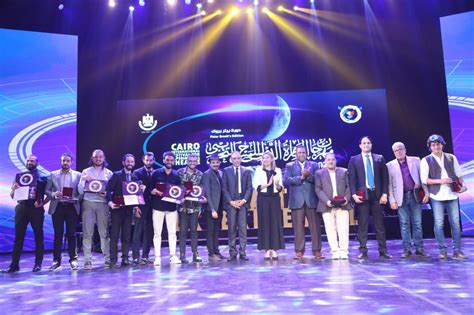 وزيرة الثقافة تسلم جوائز الدورة 29 من مهرجان القاهرة الدولي للمسرح التجريبي