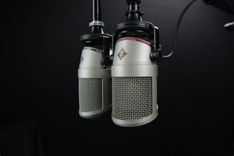 회색 콘덴서 마이크 2 개 · 무료 스톡 사진