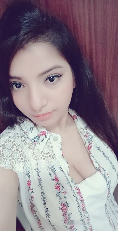 Sabia Indian Busty Girl Indian Escort In Dubai