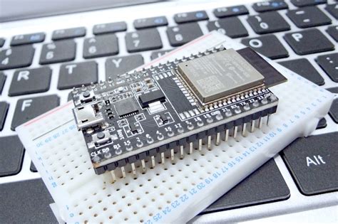 はじめてのesp32開発ボードのおすすめ！『esp Wroom 32d開発ボードesp32 Devkitc 32d』の基本的な使い方！ ぶらり＠web走り書き