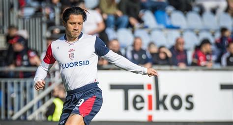 Cagliari Venció Al Benevento En La Serie B Con Gol De Gianluca Lapadula
