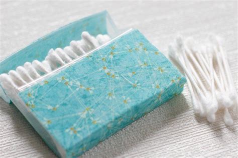 4 Clever Ways To Reuse A Plastic Gum Holder Crystal Light Containers