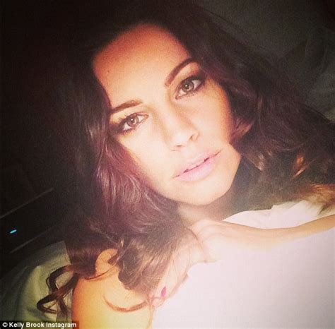 Kelly Brook Posts A Series Of Sultry Selfies Daily Mail Online