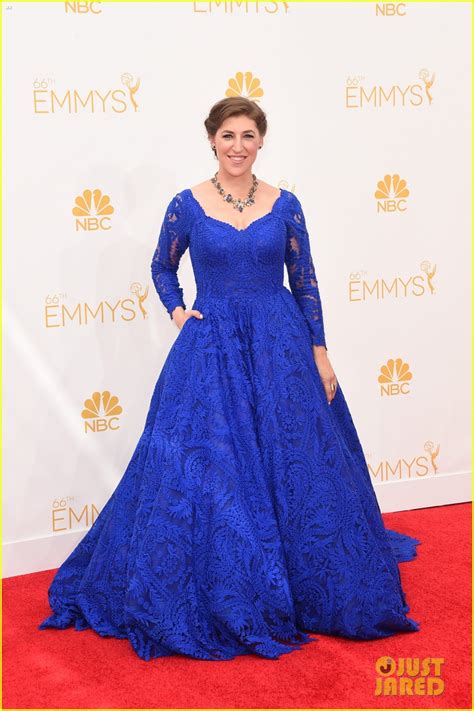 Mayim Bialik Melissa Rauch Are Blue Babes At Emmys 2014 Photo
