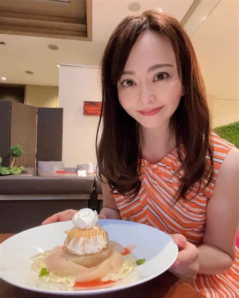 森雅子さんのインスタグラム写真 森雅子instagram 「 こんばんは。 今日はほんとに暑かったですね〜 名古屋は38 5度くらい