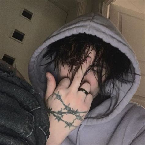 Pin by niya on ˏˋ boy pfps ˎ Cute guys Grunge guys Cute emo guys
