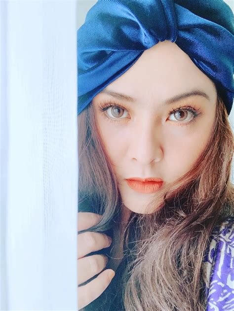 6 Potret Pesona Audy Item Berhijab Cantiknya Bikin Pangling Fashion
