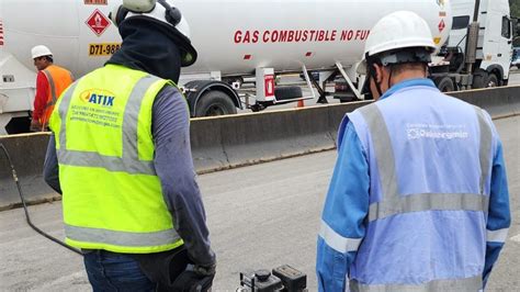 Despiste De Camión Con 8 Mil Galones De Glp Ocasiona Gran Congestión