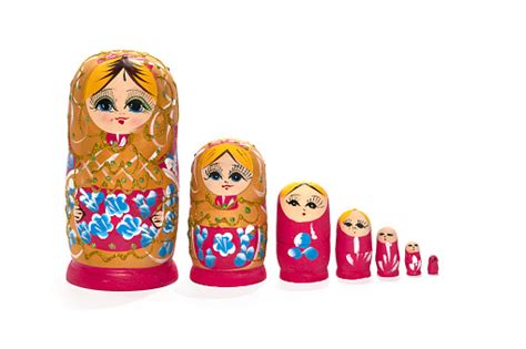흰색 배경에 밝은 색상의 중첩 인형 러시아 국가 기념품 마이로시카 0명에 대한 스톡 사진 및 기타 이미지 0명 개체 그룹