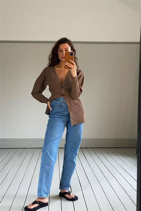 7 Cool Ways Everyone Is Wearing Jeans In Paris Outfit Inspiration