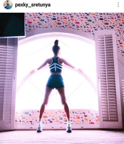 Trueid Entertainment ตลกเซ็กซี่ เป็กกี้ ศรีธัญญา อวดวันพีซสุดแจ่ม โพสต์ฮาสวยสร้างเองแต่หน้าอก