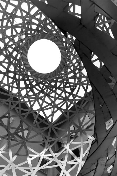 图片素材 黑与白 建筑 白色 螺旋 模式 线 黑色 圈 艺术品 雕塑 设计 对称 圆顶 形状 慕尼黑 金属艺术 自行车车轮 单色摄影 金属球 汽车轮胎